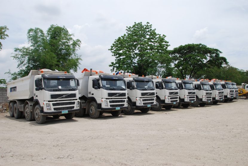 Limestone Hauling Services - Delta Earthmoving, Inc.